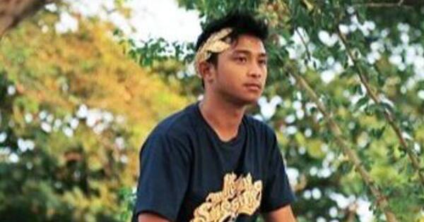 Coco Martin with his younger brother | ABS-CBN Entertainment