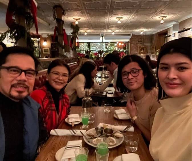 Christopher De Leon with his family | ABS-CBN Entertainment