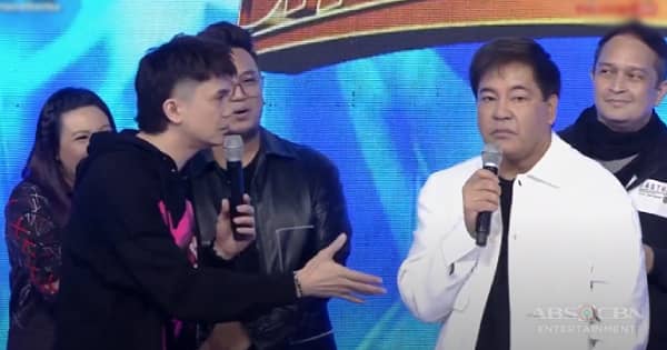 Vhong, may nasagap na tsismis | ABS-CBN Entertainment